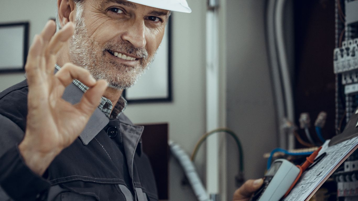 Electrician Training & Certification: Become a Professional Electrician ...